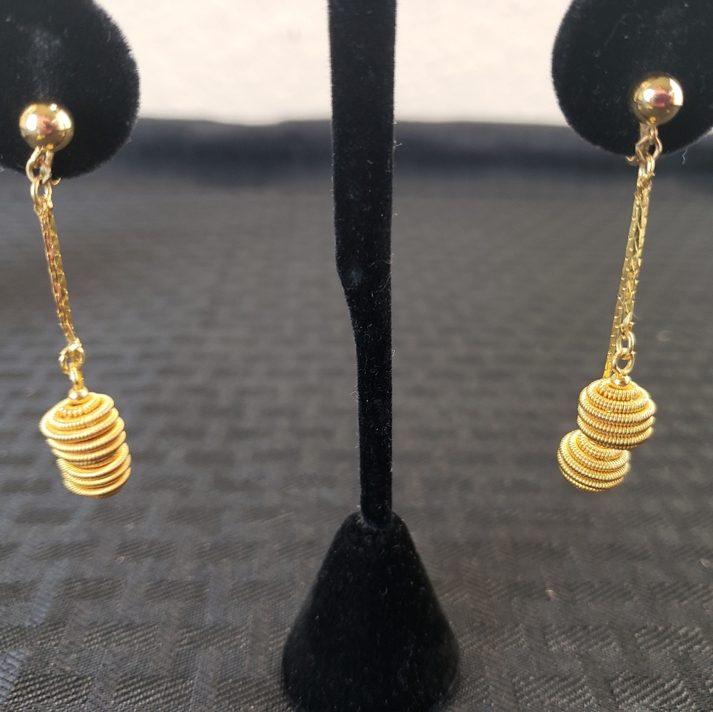 Vintage Trifari Gold Tone Dangle Balls Clip-On Earrin… - Gem